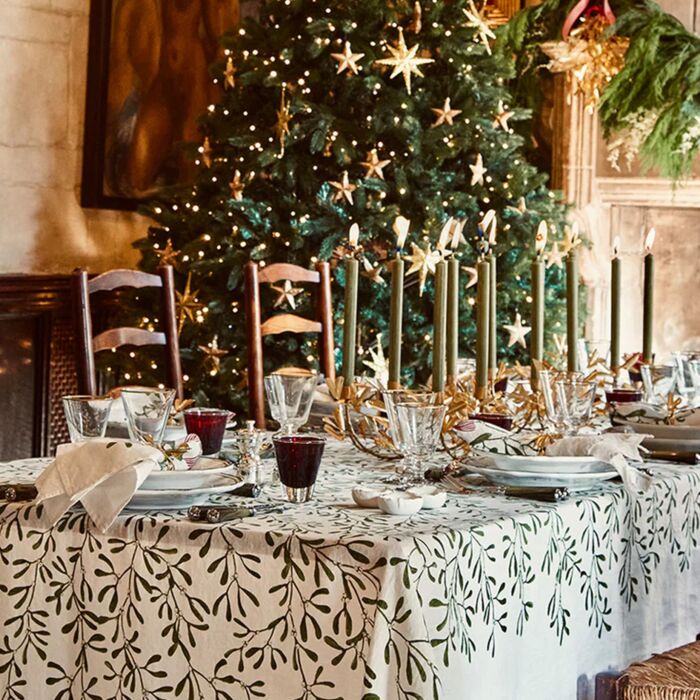 mistletoe tablecloth